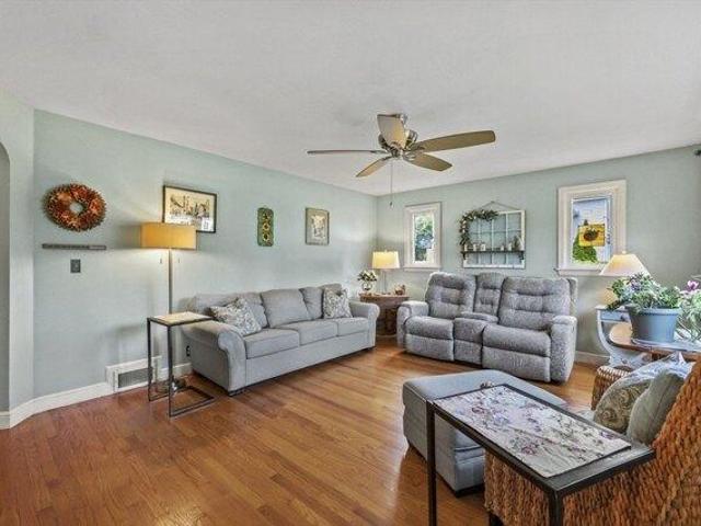 house with 2 bedroom, Longmeadow MA ES103667329