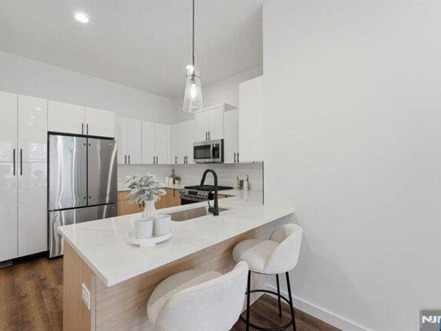 house with 2 bedroom, Lodi NJ ES104849586