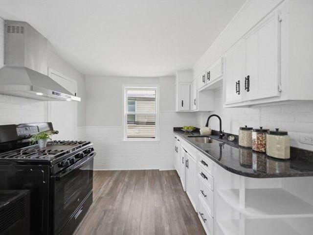 house with 2 bedroom, Lowell MA ES105126845