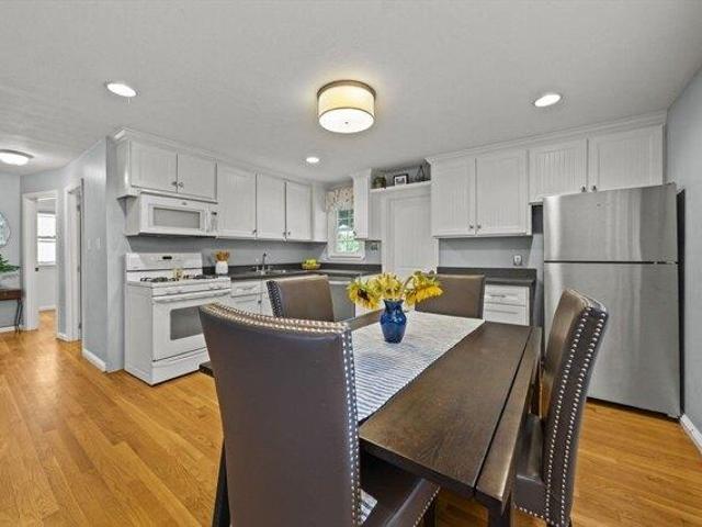 house with 2 bedroom, Lowell MA ES105204370