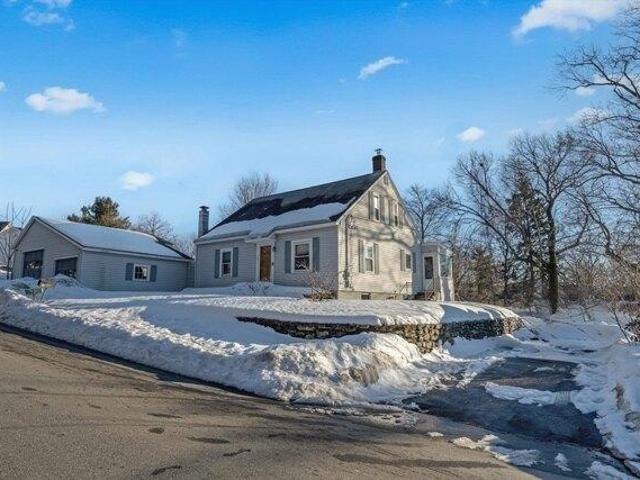 house with 2 bedroom, Lunenburg MA DS102412172