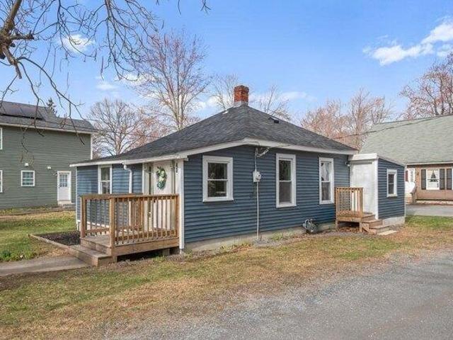 house with 2 bedroom, Lunenburg MA DS102089422