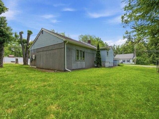 house with 2 bedroom, Lunenburg MA ES104009243