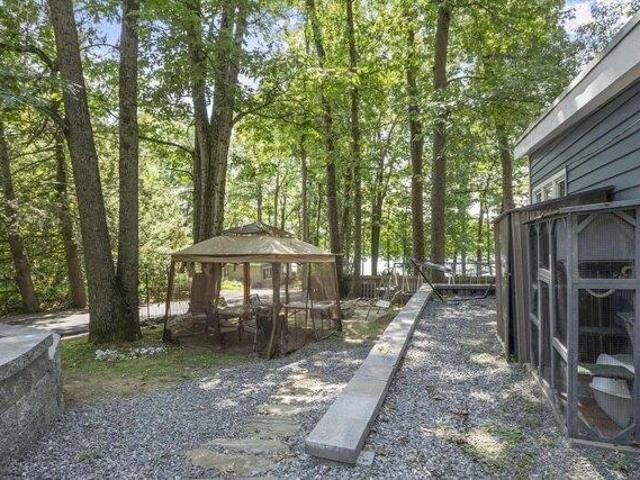 house with 2 bedroom, Lunenburg MA ES105144212