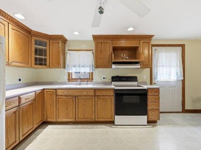 house with 2 bedroom, Ludlow MA DS102089153