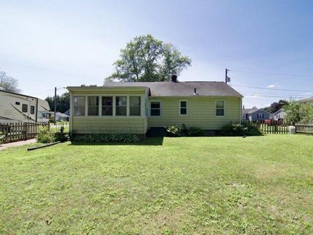 house with 2 bedroom, Ludlow MA ES105401149