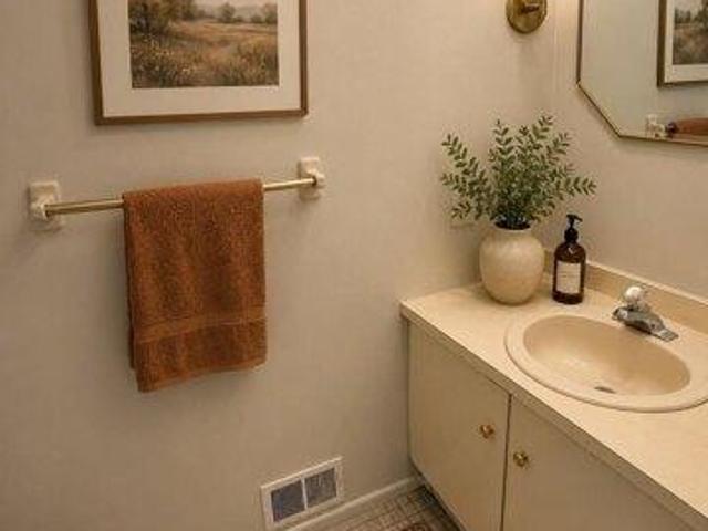 house with 2 bedroom, Manalapan NJ ES104870234