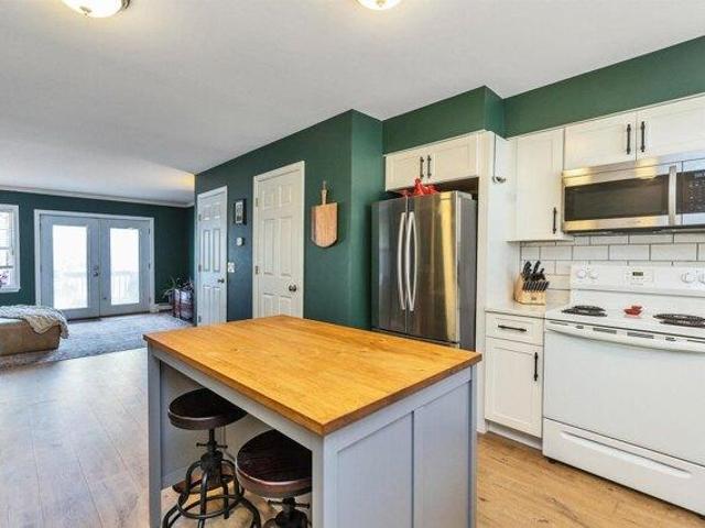 house with 2 bedroom, Manchester NH DLS102000333