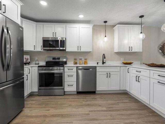 house with 2 bedroom, Manchester NH DLS102344741