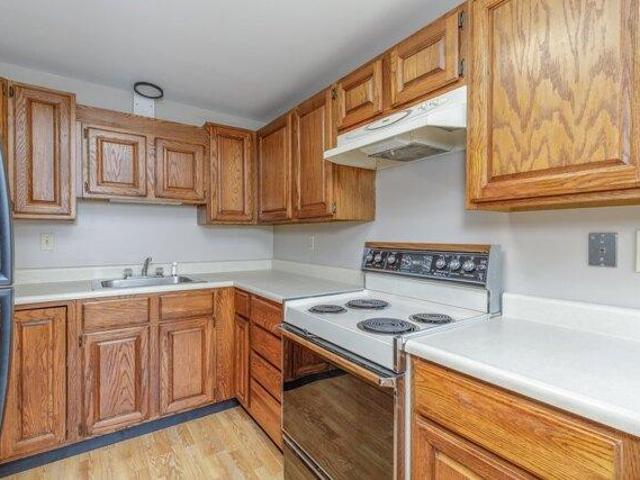 house with 2 bedroom, Manchester NH DS104078980