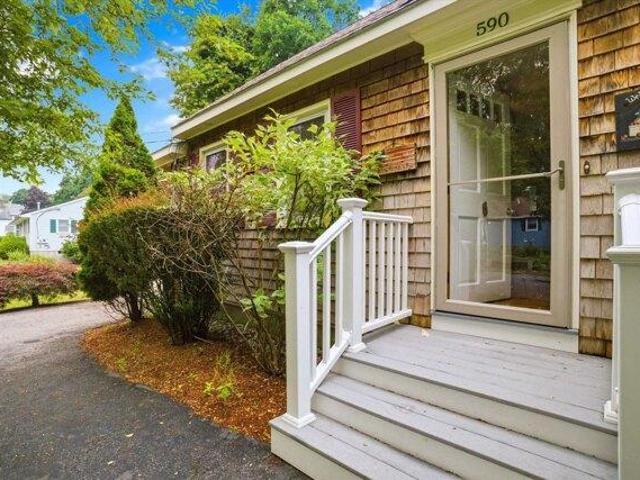house with 2 bedroom, Manchester NH DS104299575