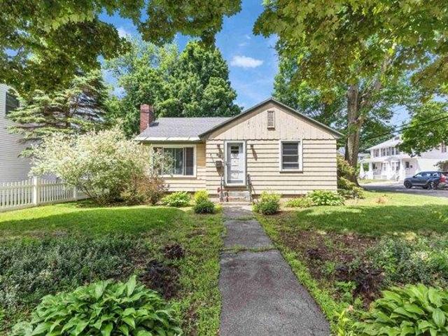 house with 2 bedroom, Manchester NH DS104407097