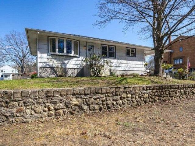 house with 2 bedroom, Manchester NH DS102633203