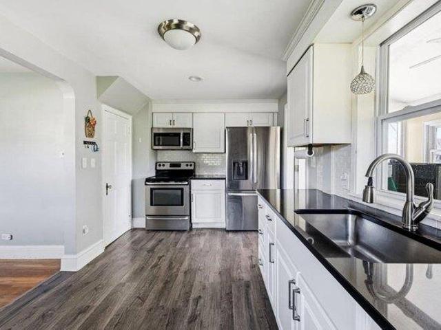 house with 2 bedroom, Manchester NH DS103249292
