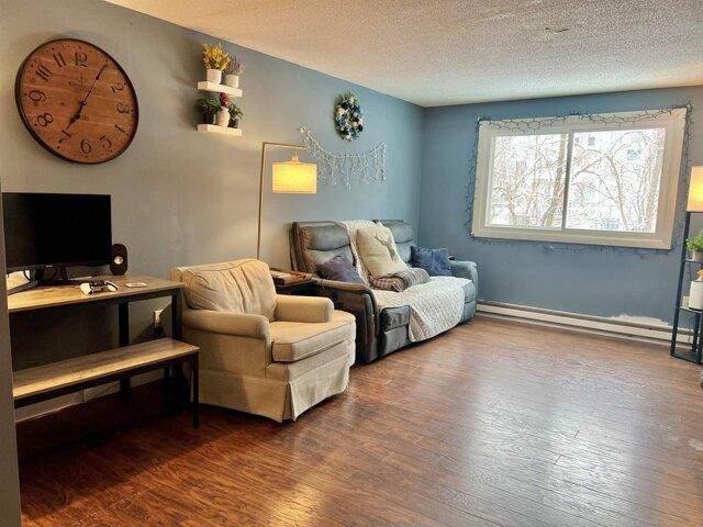 house with 2 bedroom, Manchester NH DS103250081