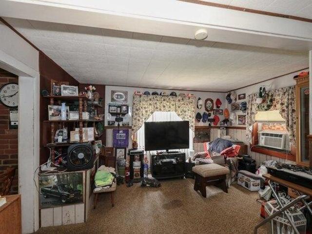 house with 2 bedroom, Manchester NH DS103251373