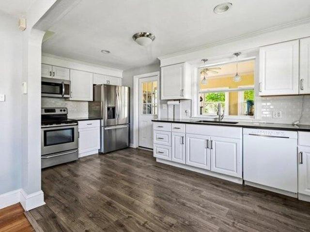 house with 2 bedroom, Manchester NH ES104076062