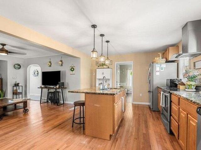 house with 2 bedroom, Manchester NH ES104190034
