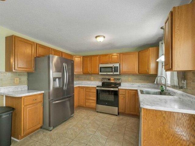 house with 2 bedroom, Manchester NH ES104262385