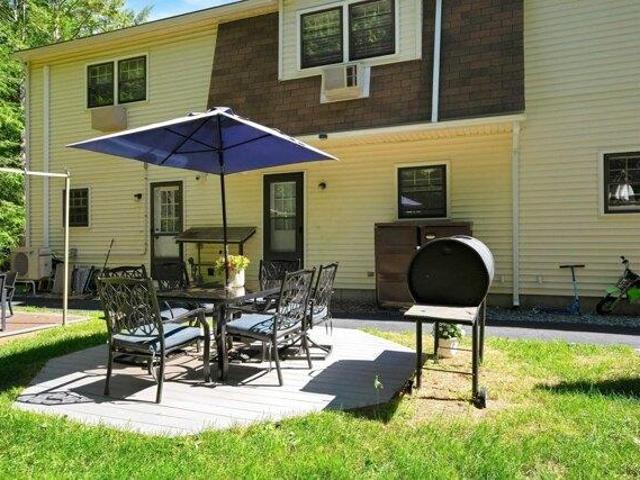 house with 2 bedroom, Manchester NH ES104331410