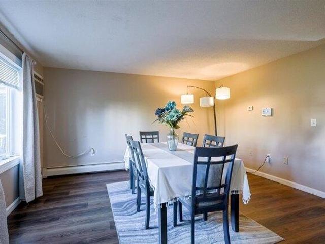 house with 2 bedroom, Manchester NH ES104352965