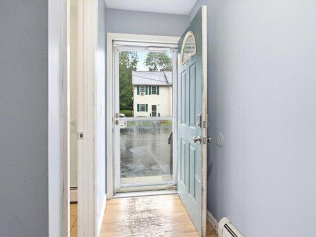 house with 2 bedroom, Manchester NH ES104811333
