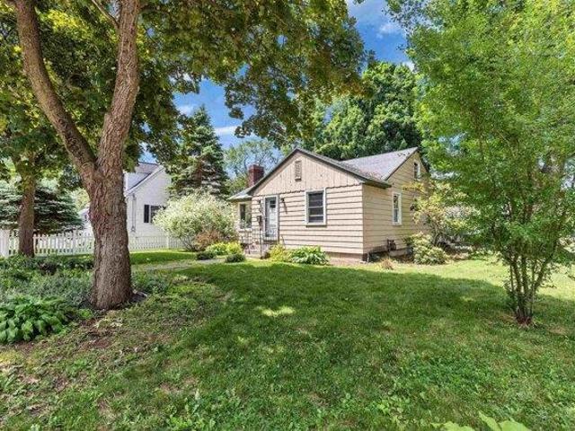 house with 2 bedroom, Manchester NH ES105116311