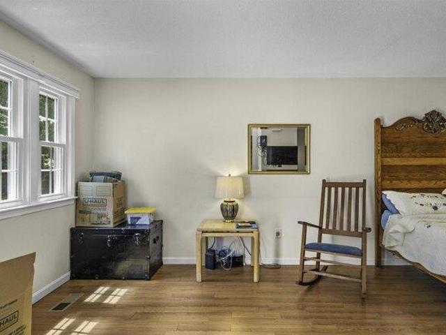 house with 2 bedroom, Manchester NH ES105156683