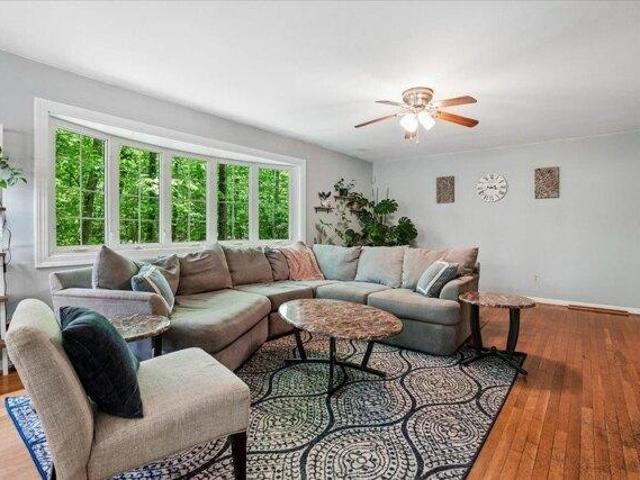 house with 2 bedroom, Manchester NH ES105160908