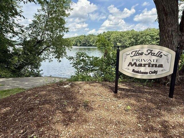 house with 2 bedroom, Manchester NH ES105205452