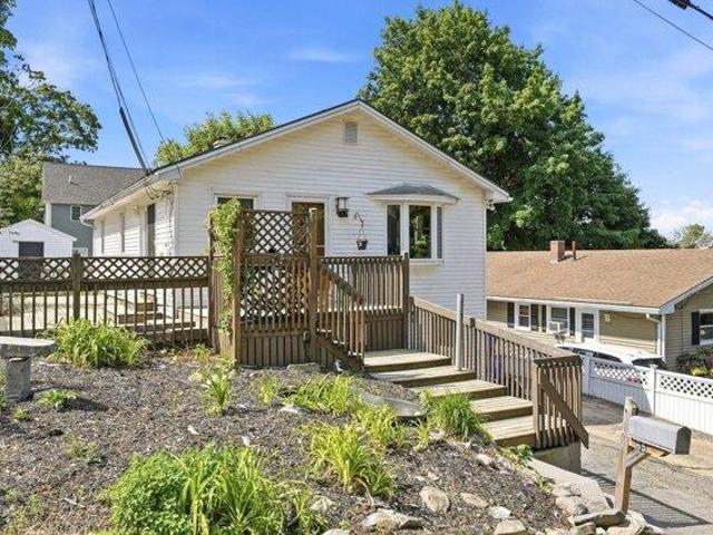 house with 2 bedroom, Manchester NH ES103438777