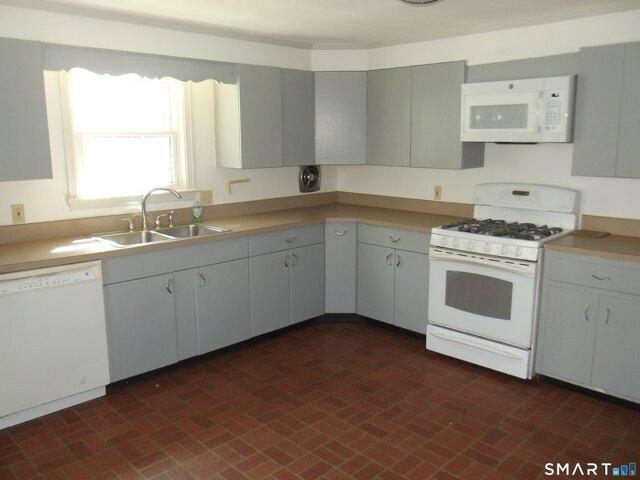 house with 2 bedroom, Manchester CT DLS102446528