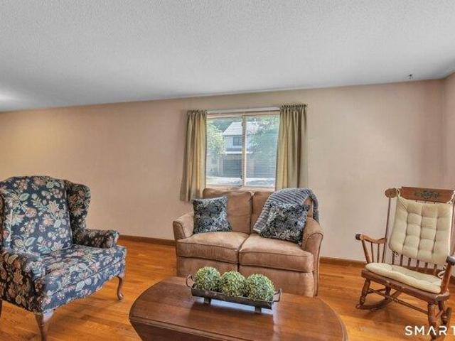house with 2 bedroom, Manchester CT ES105202481