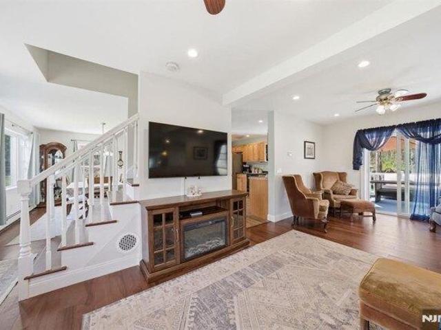 house with 2 bedroom, Mahwah NJ DS101999436