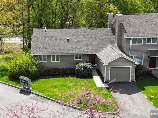 house with 2 bedroom, Mahwah NJ DS102028442