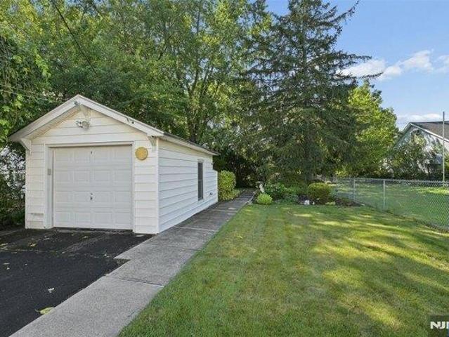 house with 2 bedroom, Maplewood NJ ES105230850
