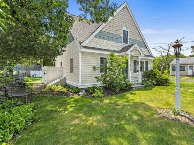 house with 2 bedroom, Mattapoisett MA ES104849106