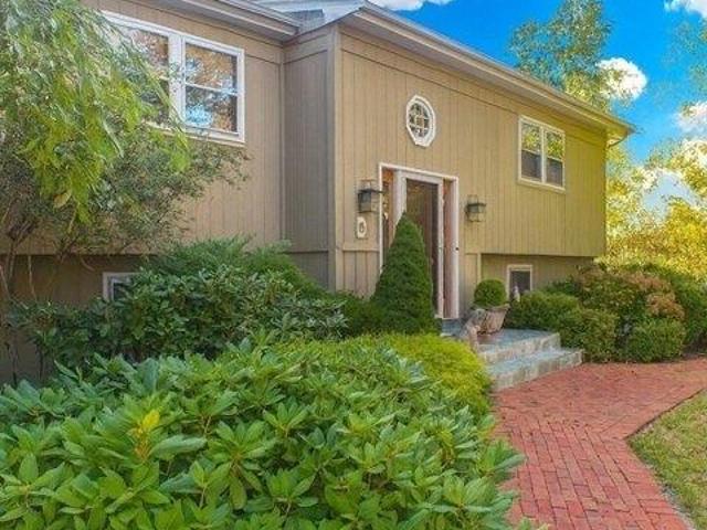 house with 2 bedroom, Mattapoisett MA ES105105334