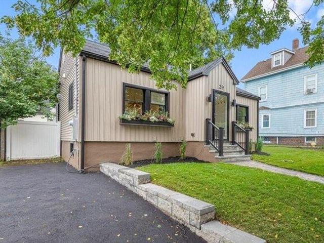 house with 2 bedroom, Medford MA ES104298207