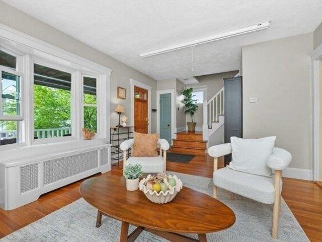 house with 2 bedroom, Medford MA ES102823123