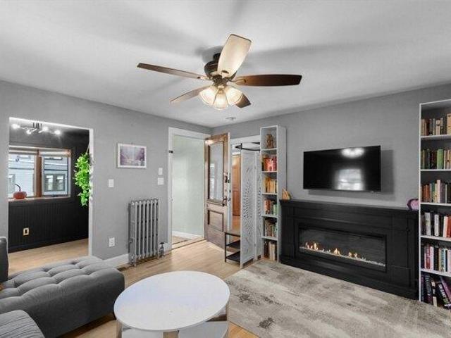 house with 2 bedroom, Medford MA ES103850283