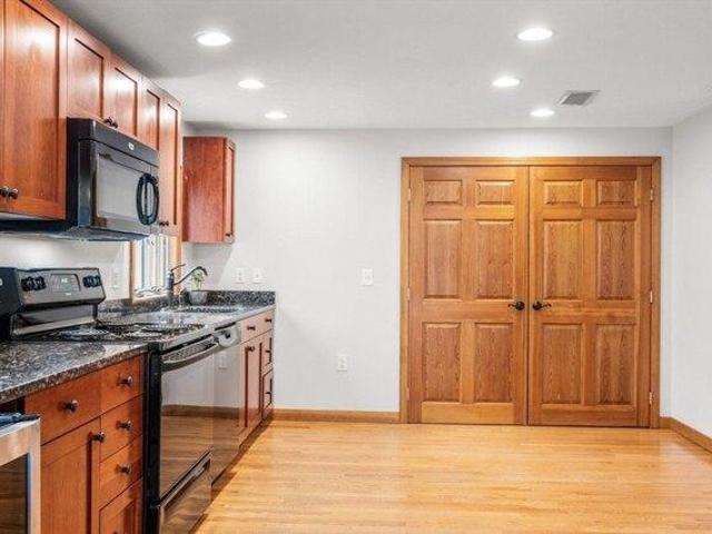 house with 2 bedroom, Melrose MA ES102826773