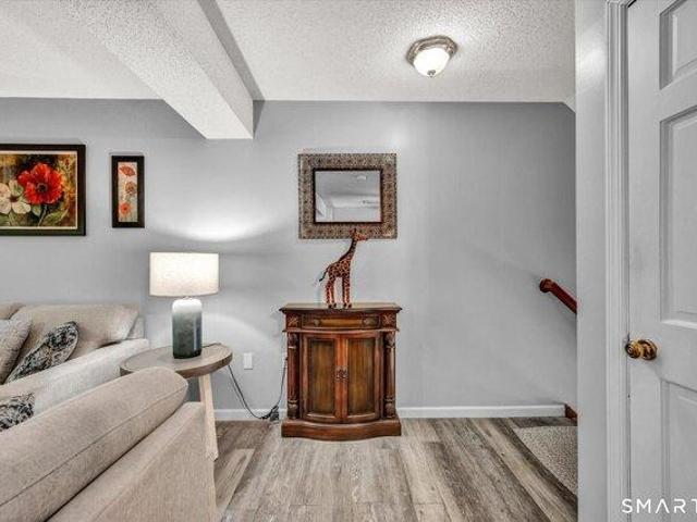 house with 2 bedroom, Meriden CT DLS103069803