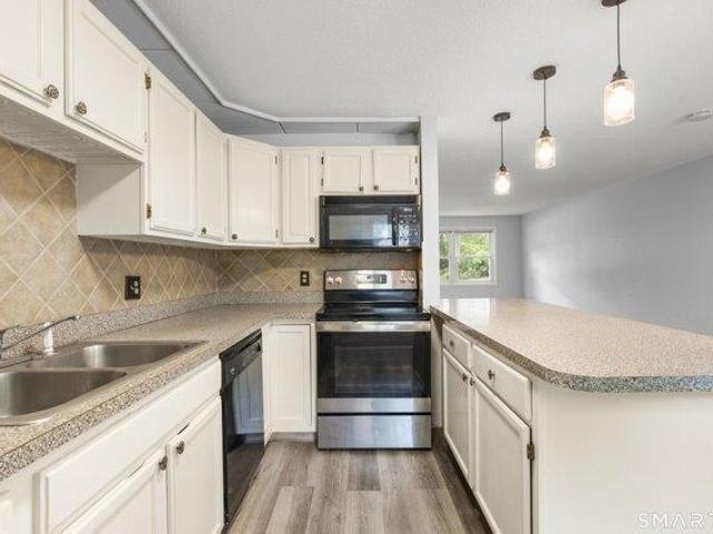 house with 2 bedroom, Meriden CT DS104330140