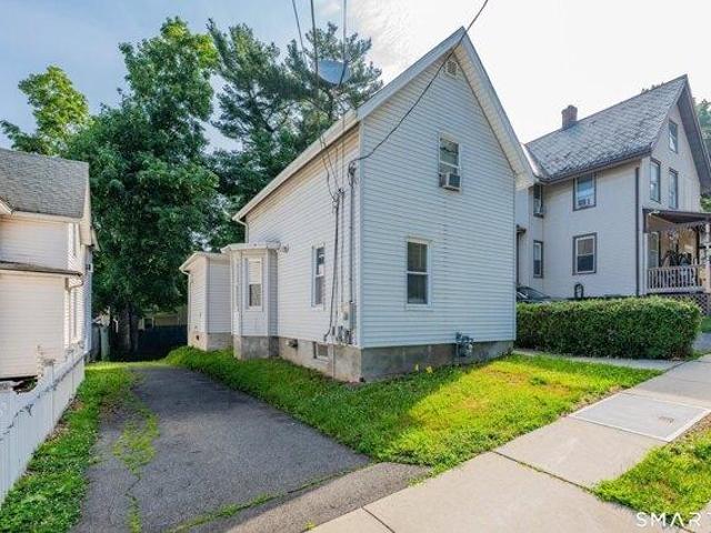house with 2 bedroom, Meriden CT ES104571100
