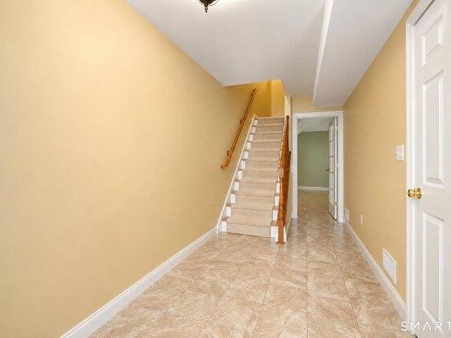 house with 2 bedroom, Meriden CT ES105113502