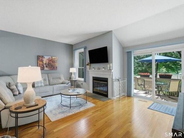 house with 2 bedroom, Meriden CT ES105191984