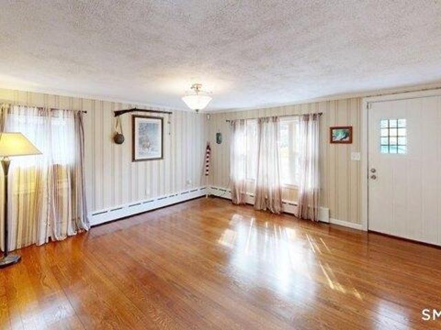 house with 2 bedroom, Meriden CT ES103070165
