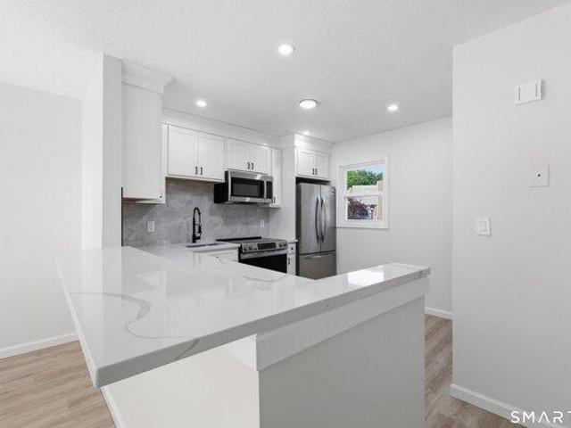 house with 2 bedroom, Meriden CT ES103928682