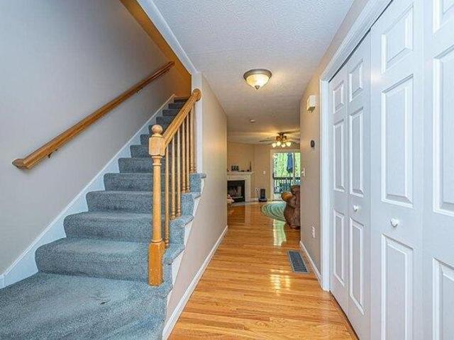 house with 2 bedroom, Merrimack NH ES104076837